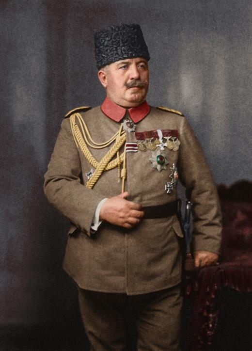 Ahmet İzzet Paşa, Ayşegül Sarıca, levantenler ve Moda | Emre MUŞAZLIOĞLU