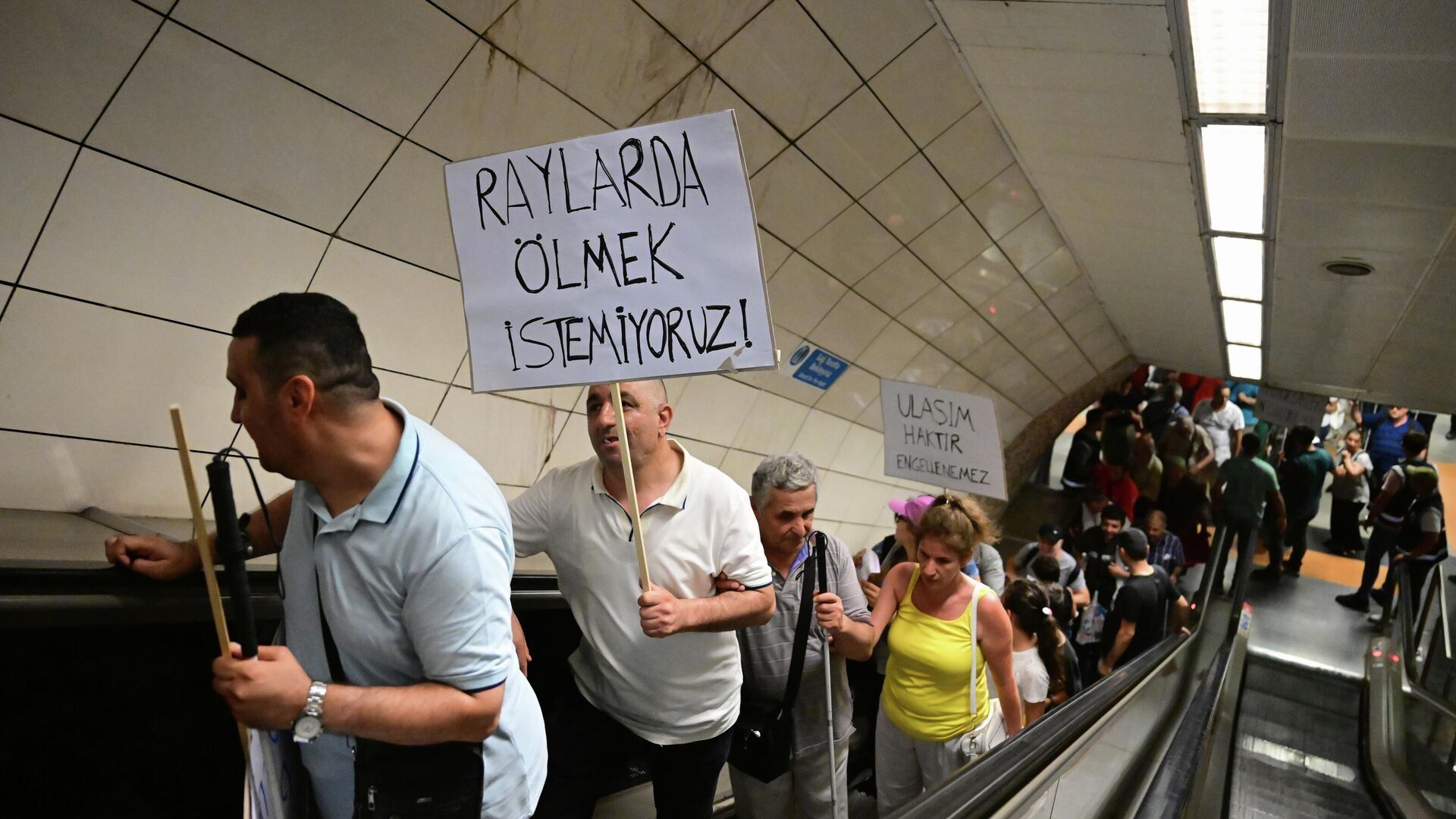 "Engelliler raylarda ölmesin"| Haberler