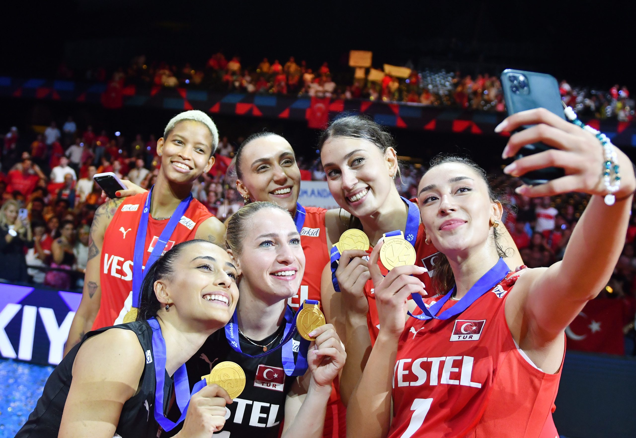 Kadın sporcular 100’üncü yıla başarılarıyla en derin izleri bıraktı… | Uğur VARDAN