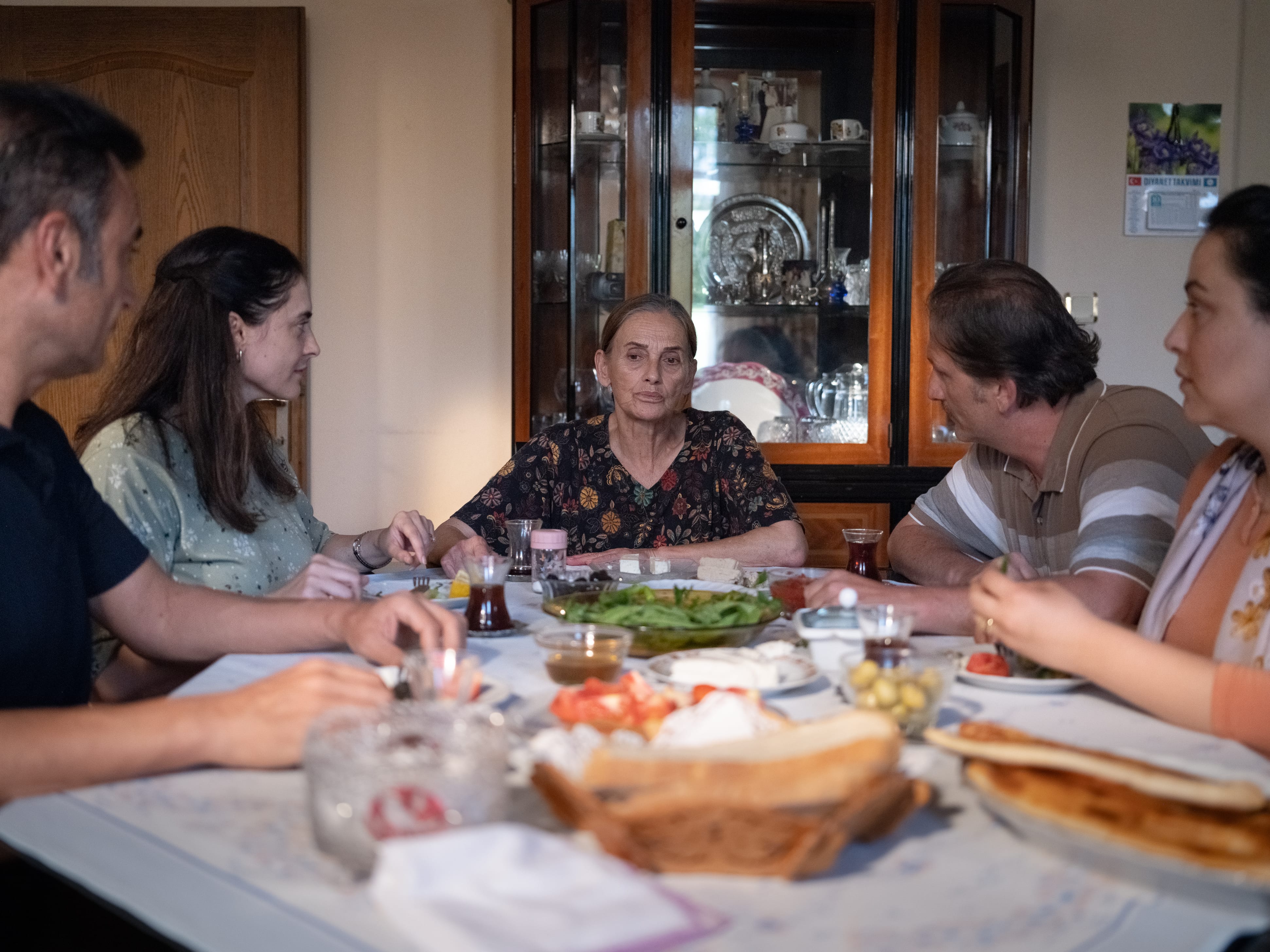 Taşrada özgürlük savaşı! | Alper TURGUT